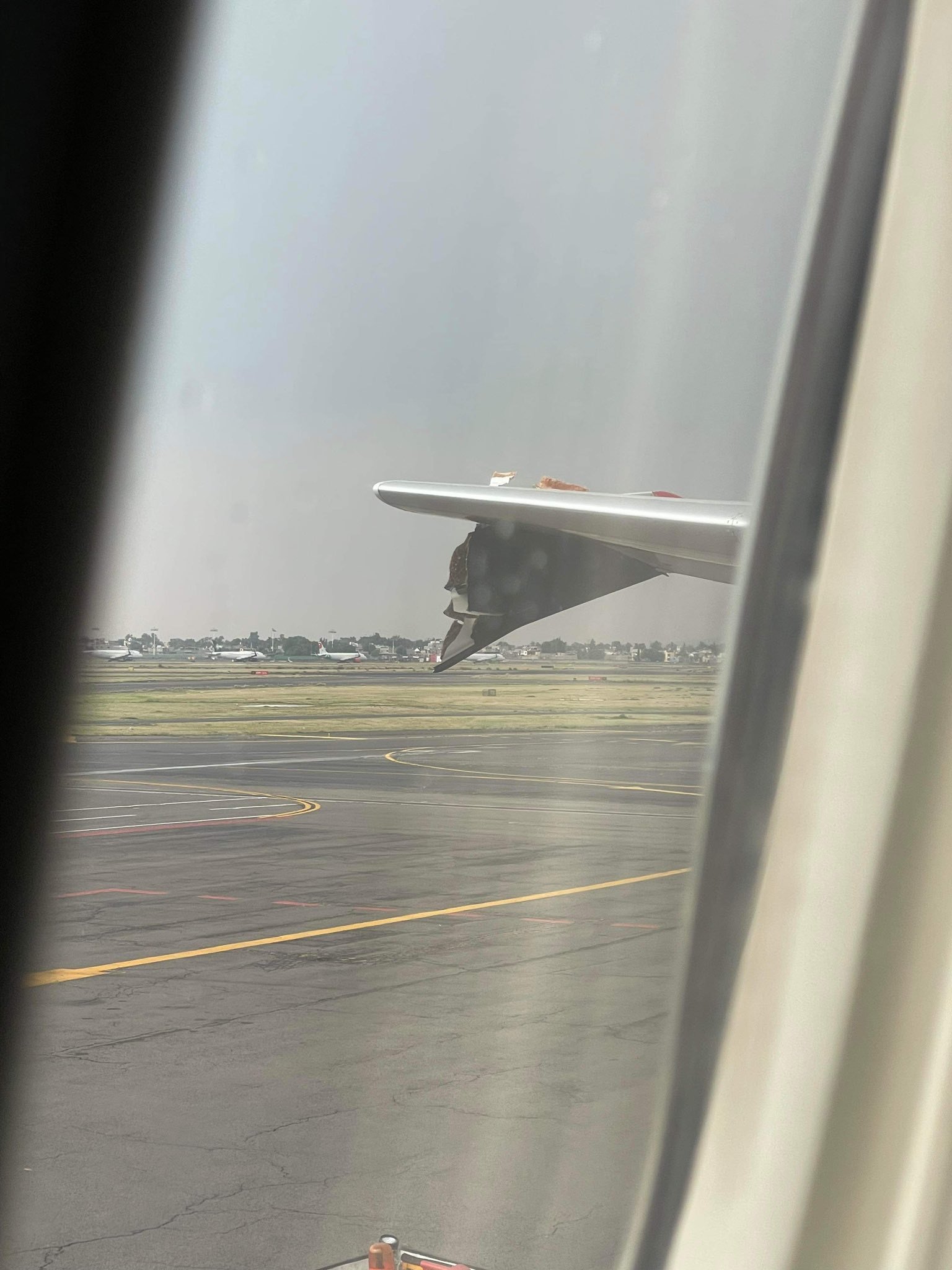 Delta Air Jet Badly Damaged After it Was Hit By Aeromexico - Aeropeep