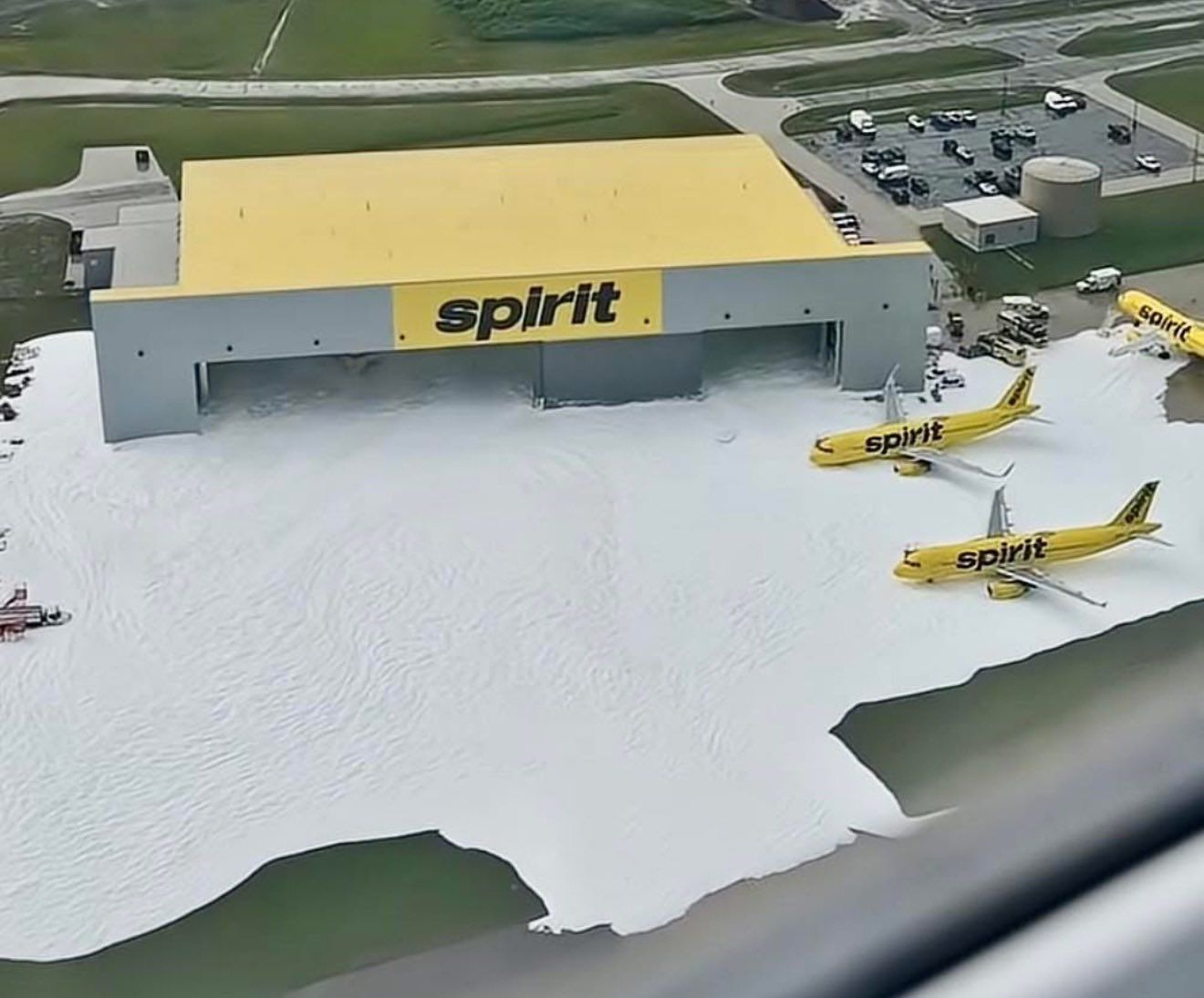 Unfortunate Foam Incident at Detroit Metro: Spirit Airlines Aircraft ...