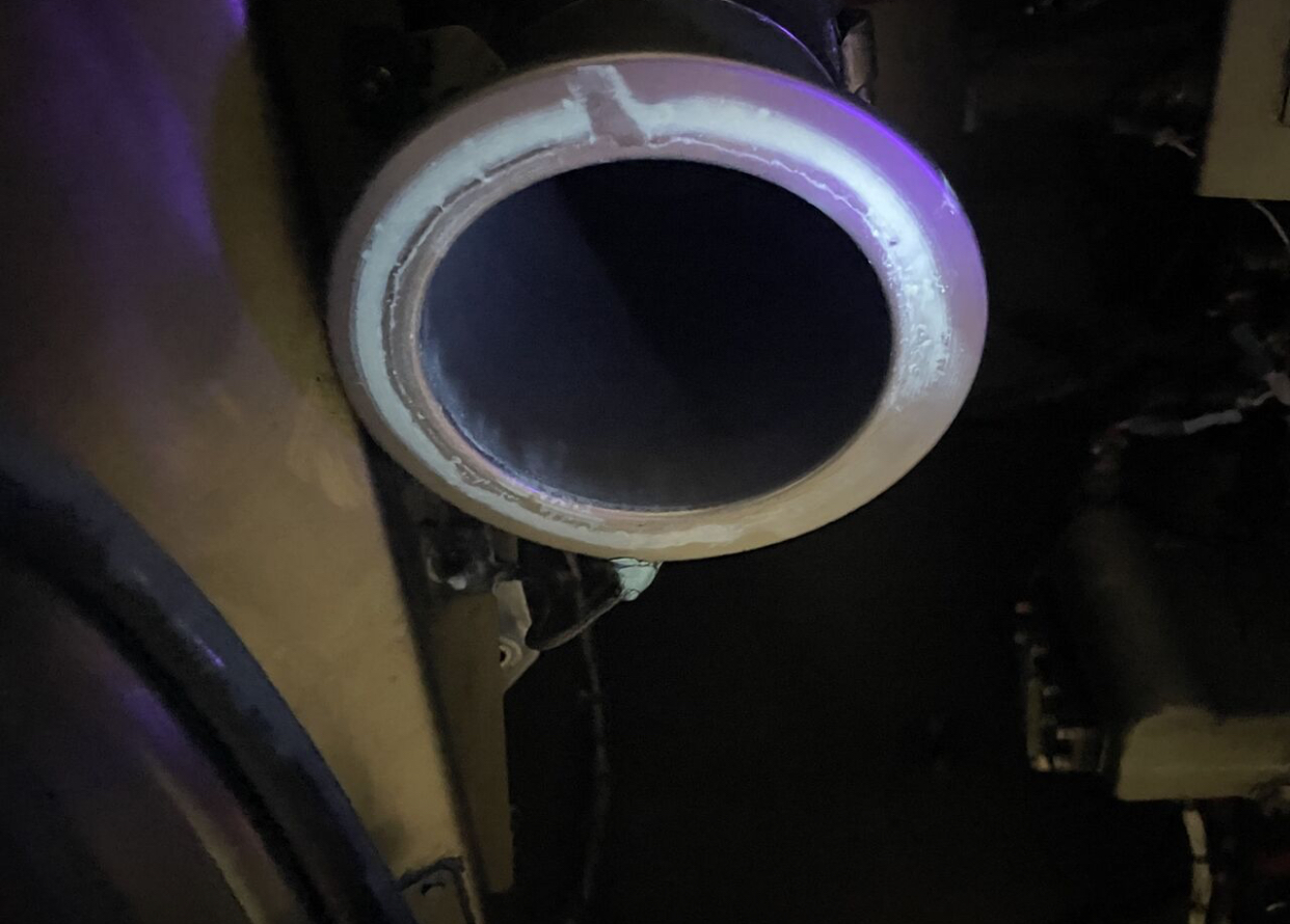 How to Detect APU Oil Leaks Using UV Light Aircraft Maintenance